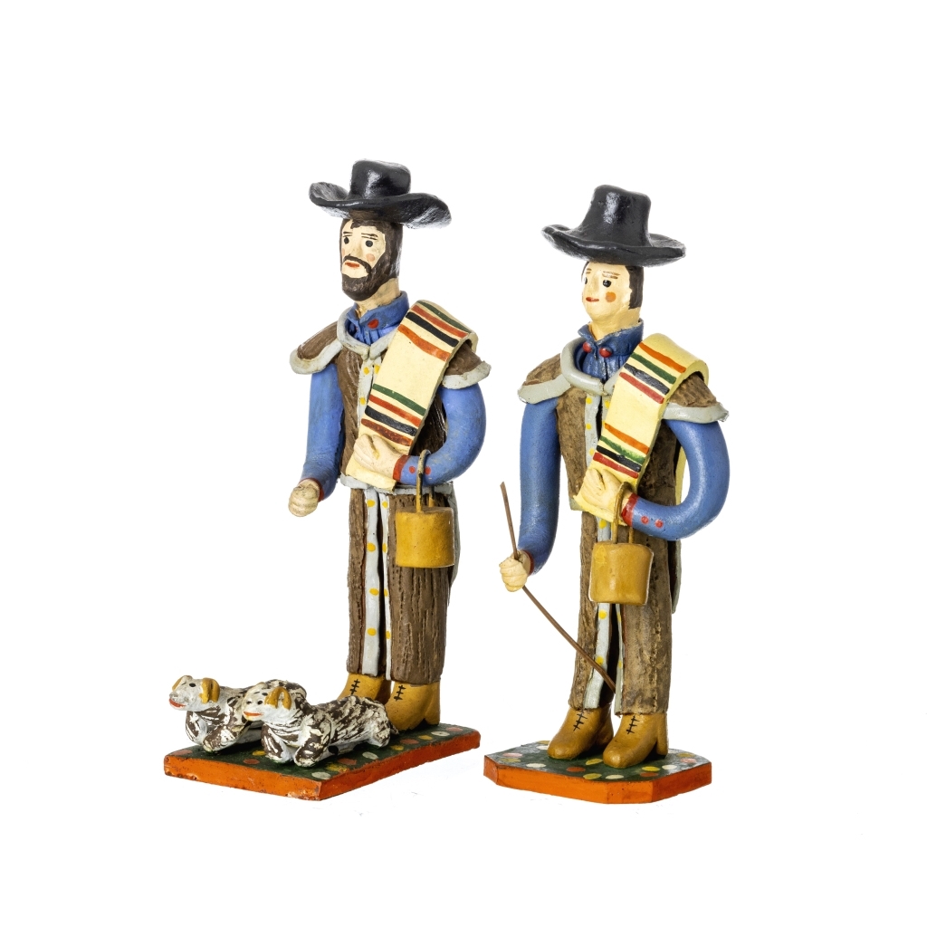 Maria Luisa | DOIS ALENTEJANOS COM TARRO EM BARRO DE ESTREMOZ | MutualArt