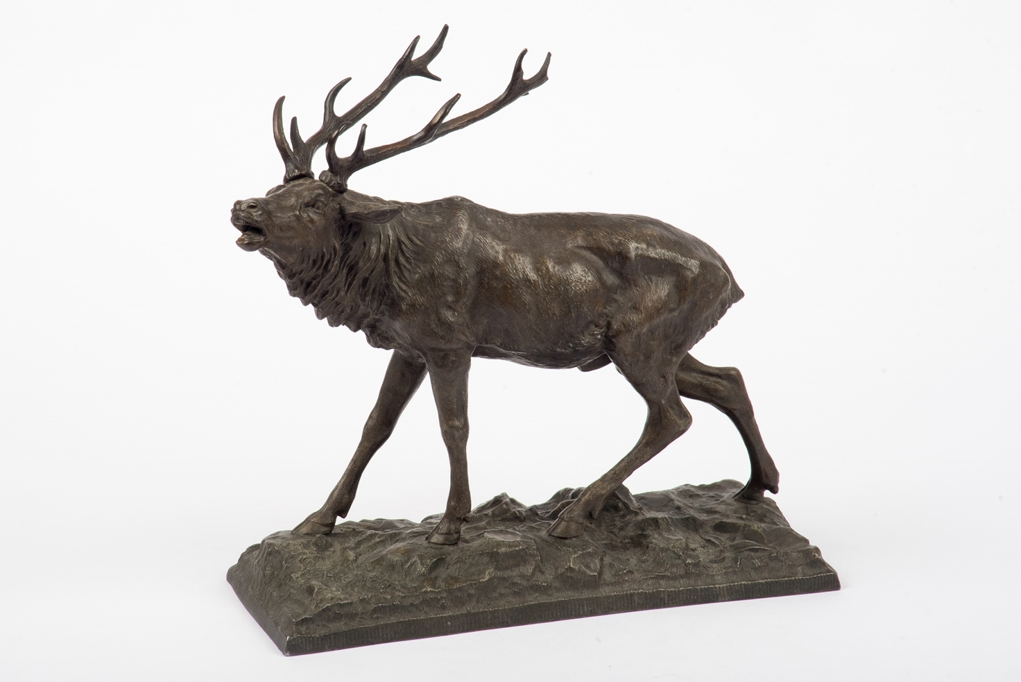 Paul Aichele | Röhrender Hirsch auf Landschaftssockel | MutualArt