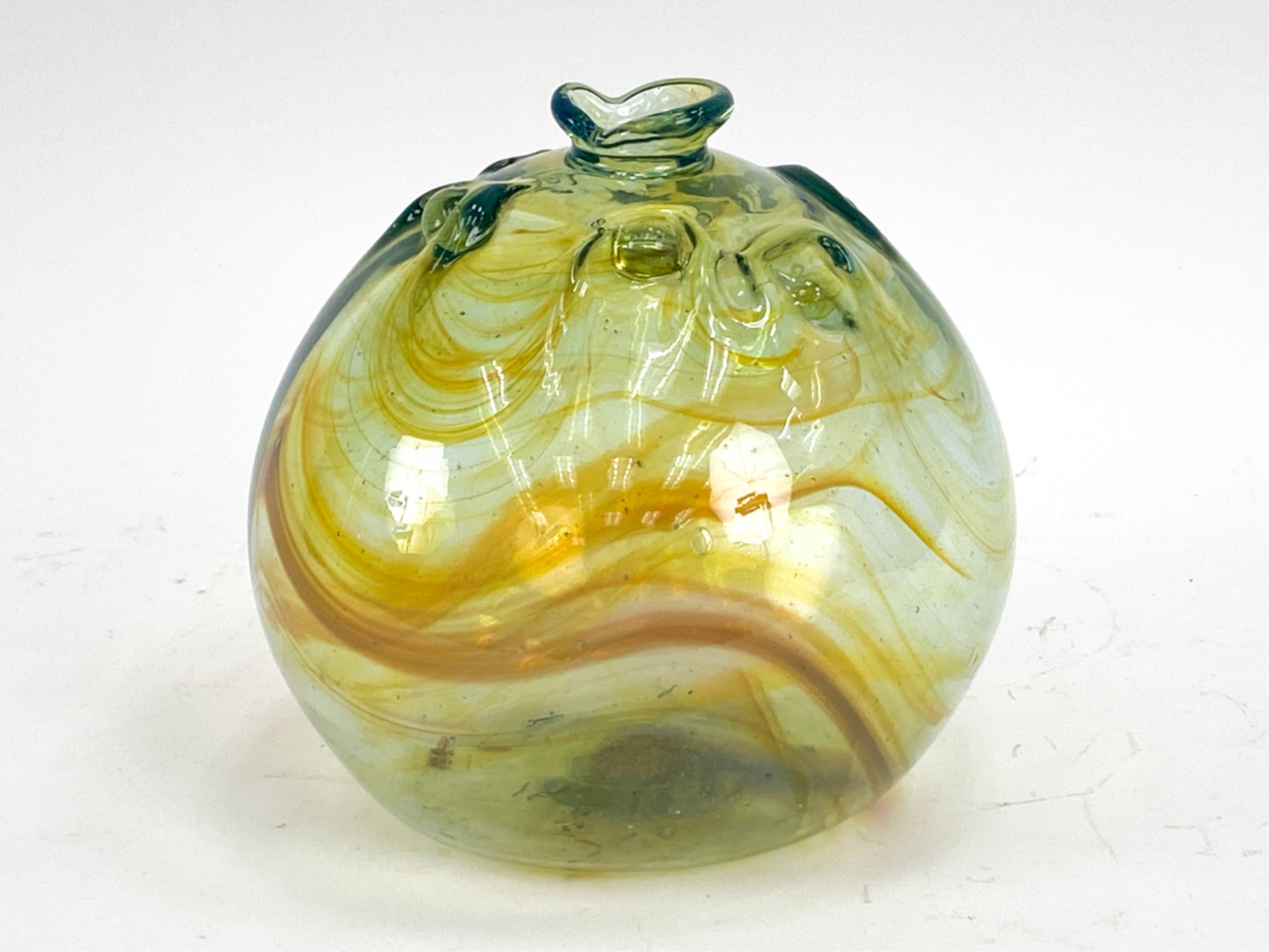 Peter Bramhall | PETER BRAMHALL IRIDESCENT ART GLASS VASE | MutualArt