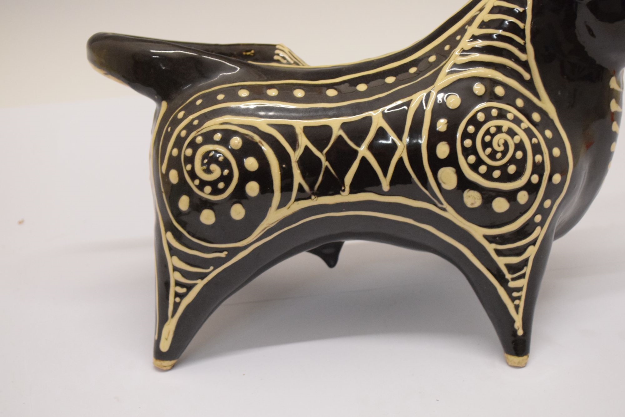 William Newland | pottery bull | MutualArt