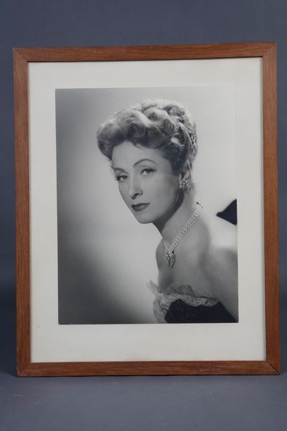 MutualArt.com - The Web's Largest Art Information Service.