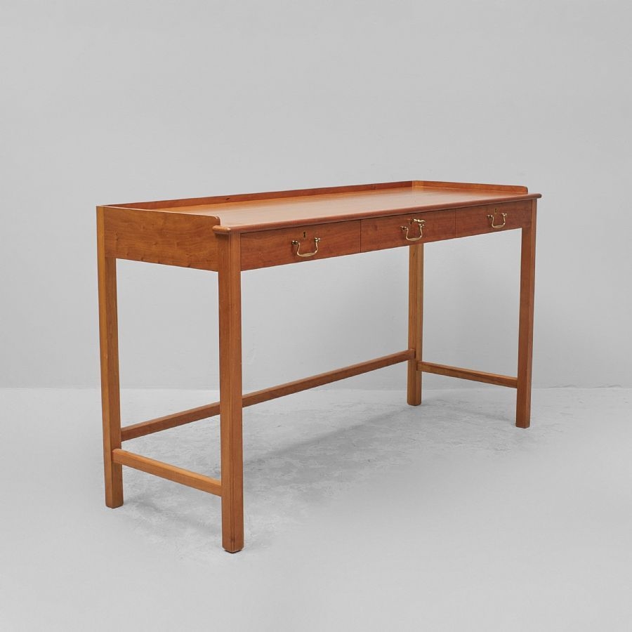 Josef Frank | Sideboard, Modell 2115 | MutualArt