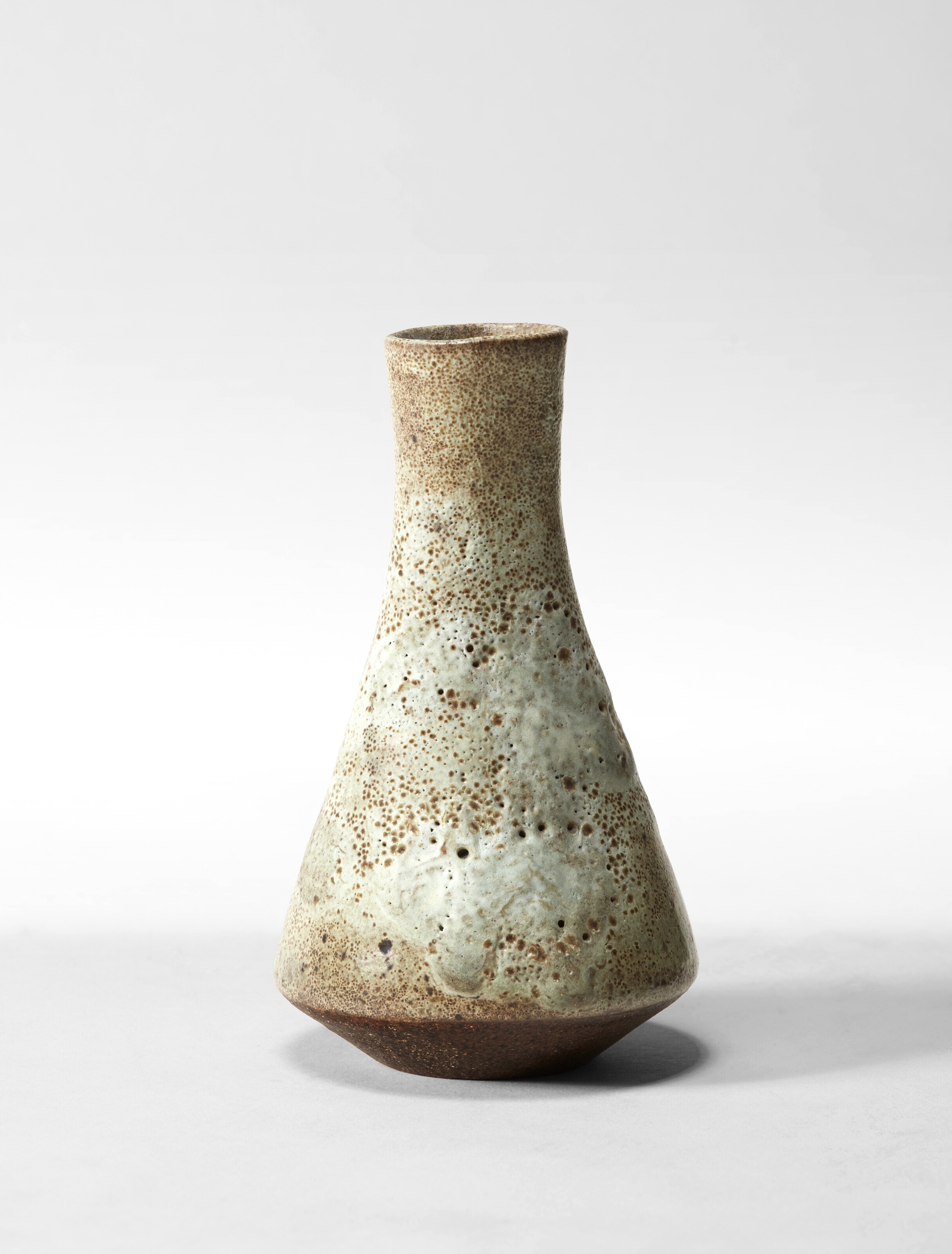 Lucie Rie | SINGLE-STEM FLOWER VASE (Circa 1962) | MutualArt