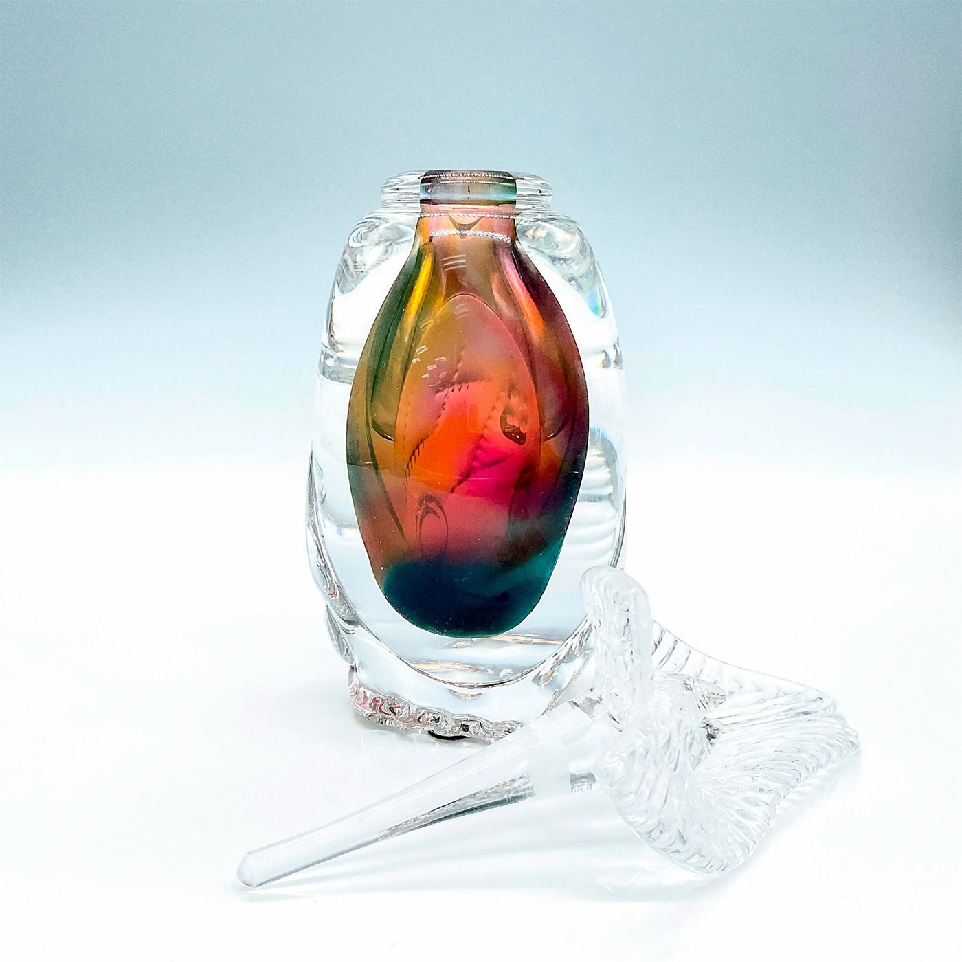 Leon Applebaum | PERFUME BOTTLE | MutualArt
