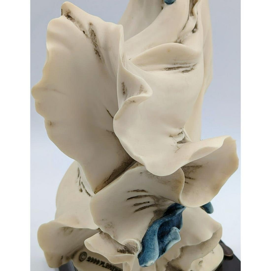 Giuseppe Armani | Giuseppe Armani Figurine: 2002 Redemption Belle 1528C ...