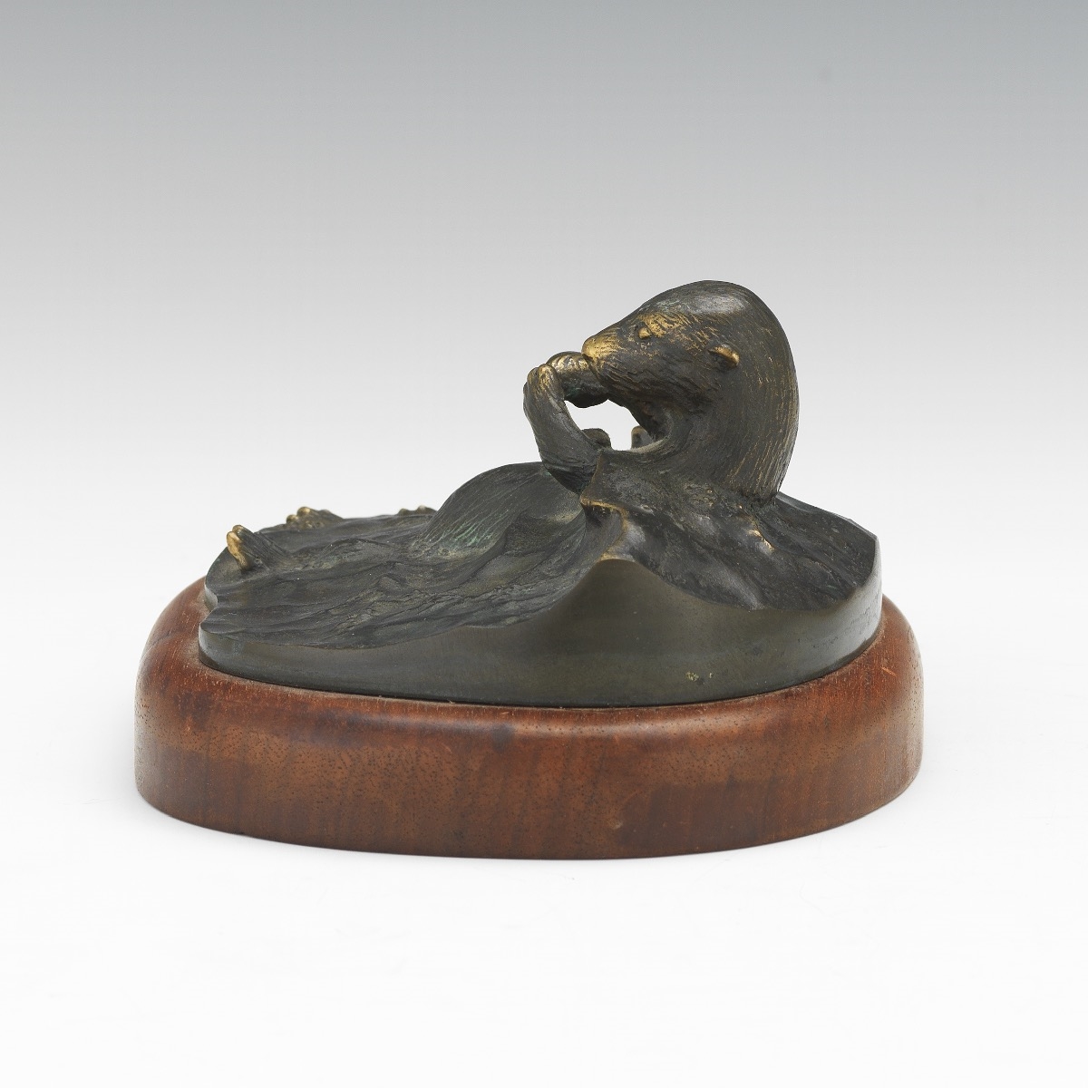 Wah Chang | Bronze sculpture of adorable sea otter working on opening ...