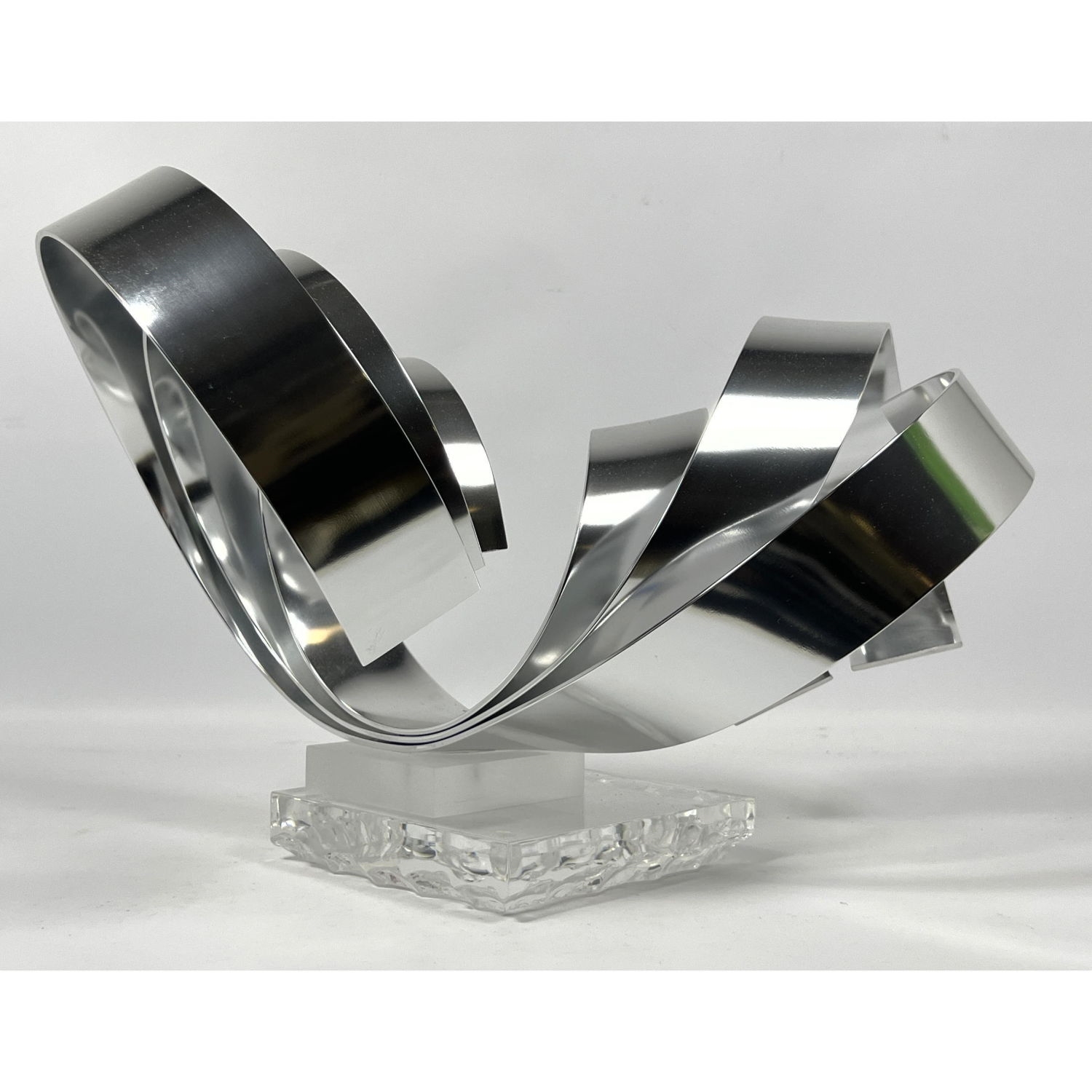 Dan Murphy | Ribbon Sculpture (1997) | MutualArt