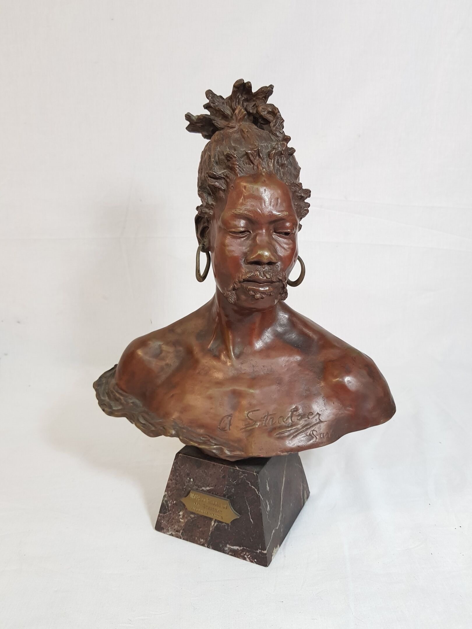 Arthur Strasser | Buste d'homme | MutualArt