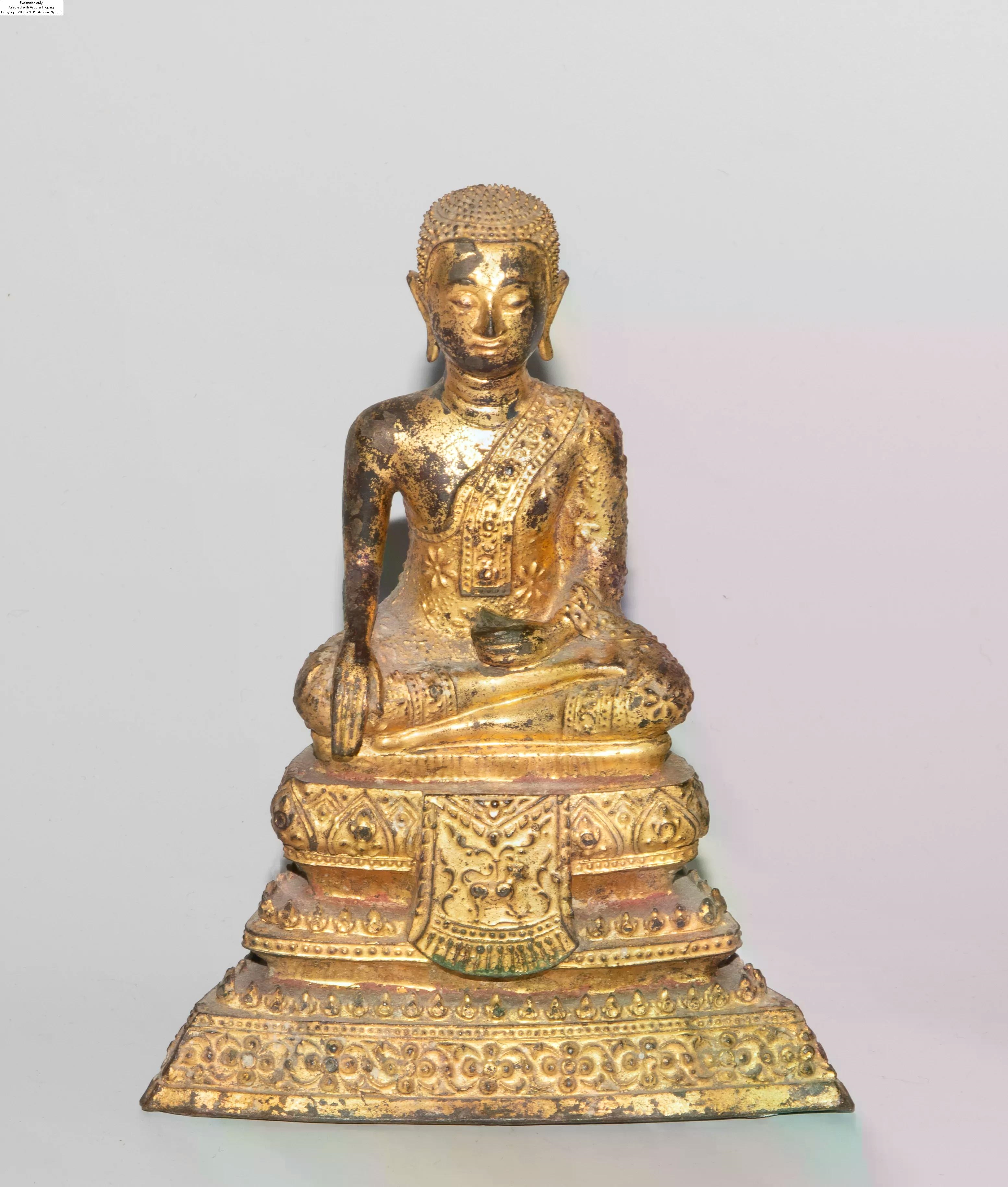 Thai School, 20th Century | Sitzender Buddha (20) | MutualArt