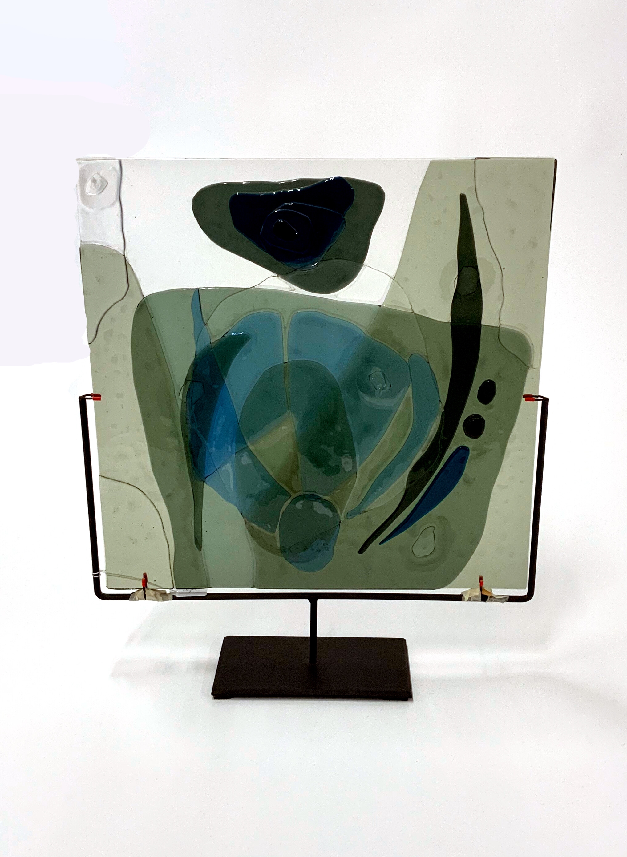 Ansgar Elde | Lastra scultorea in vetro policromo, su piedistallo in metallo. Italia, 1992 ...