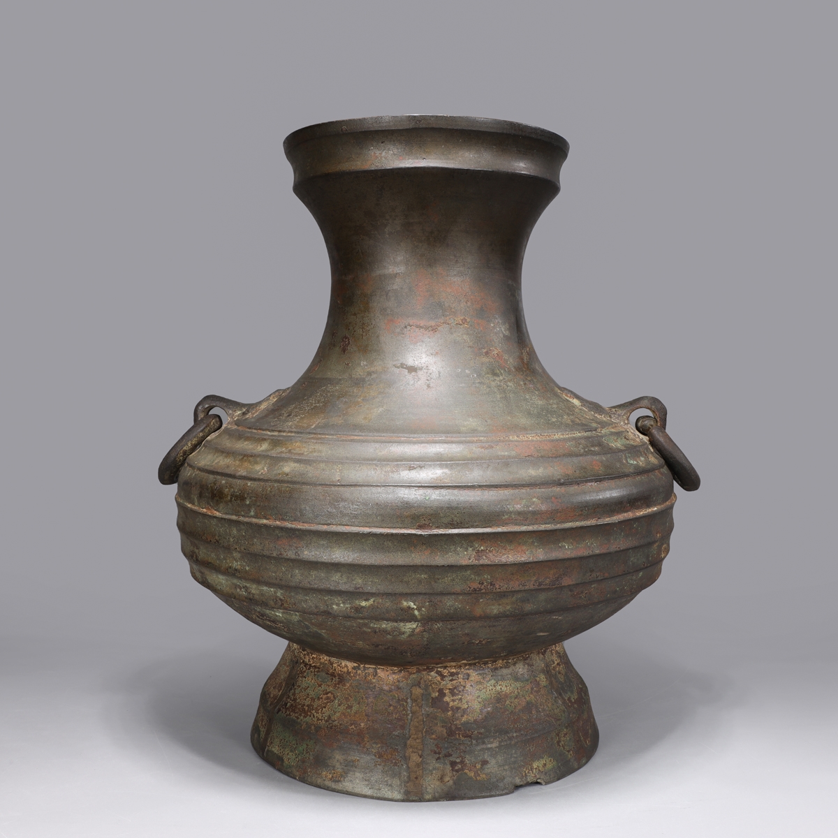 Han Dynasty | Large Chinese Han dynasty bronze vase with inverted high ...