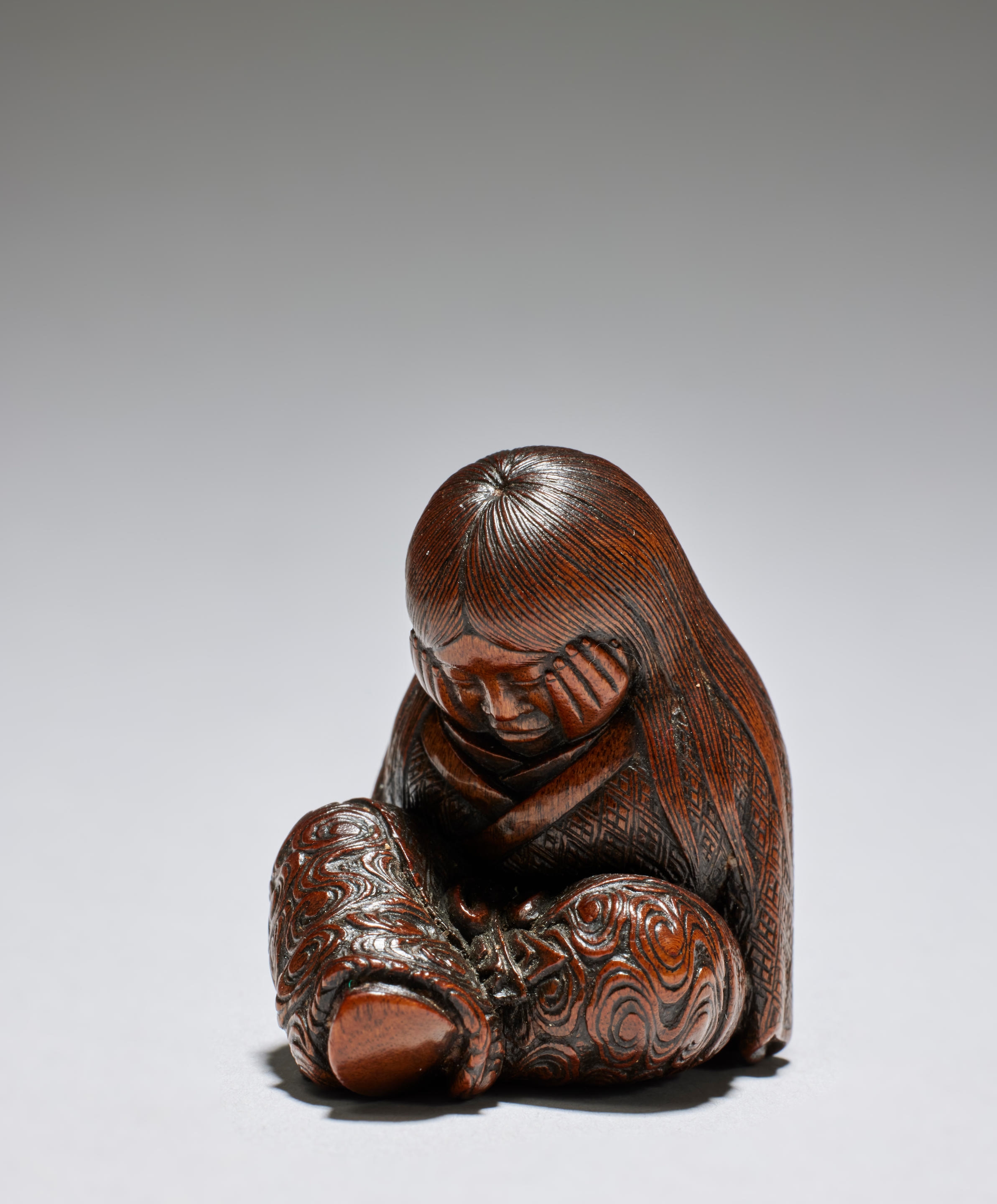 Tadatoshi | NETSUKE EN BOIS REPRÉSENTANT UN SHOJO ENDORMI (19th Century ...