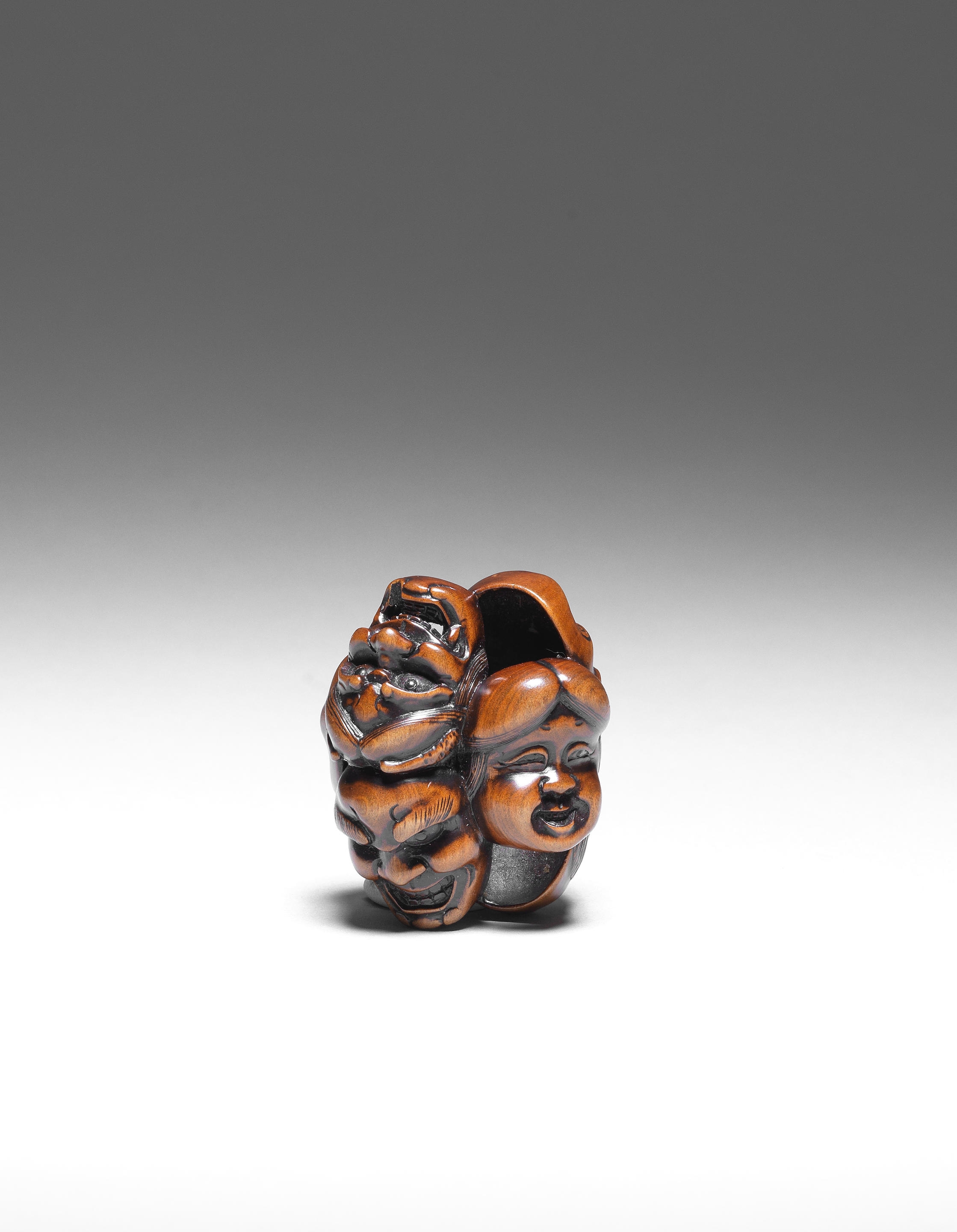 Isshinsai Masanao | NETSUKE EN BOIS REPRÉSENTANT DES MASQUES DE KYOGEN ...