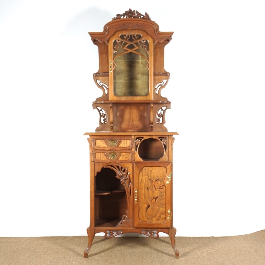 Louis Majorelle | Elégant cabinet deux corps | MutualArt