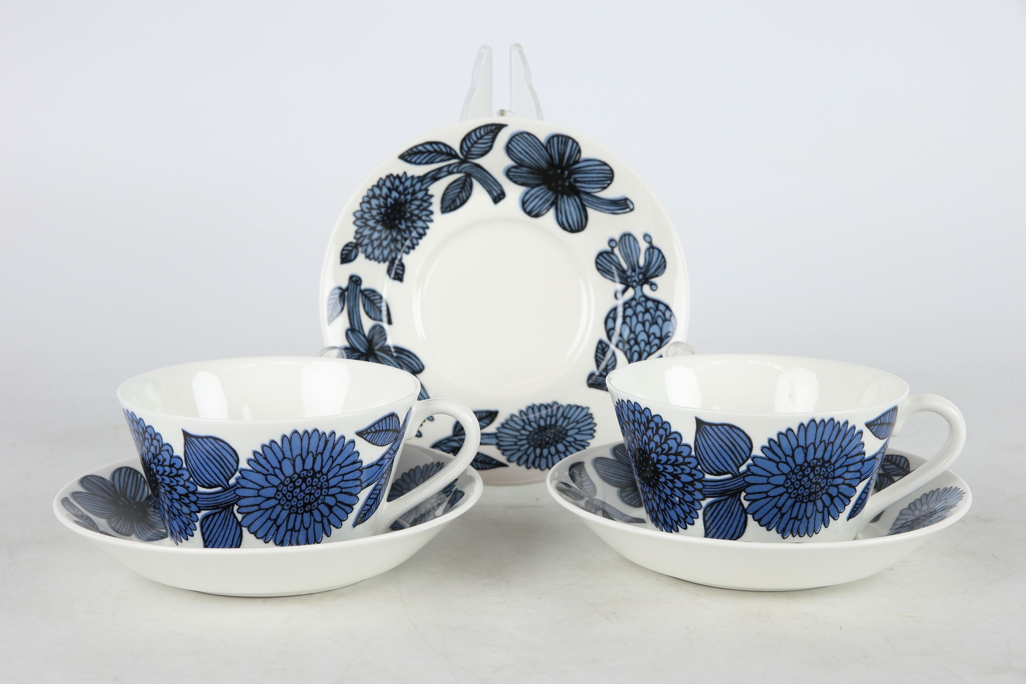 Stig Lindberg | Blå aster | MutualArt