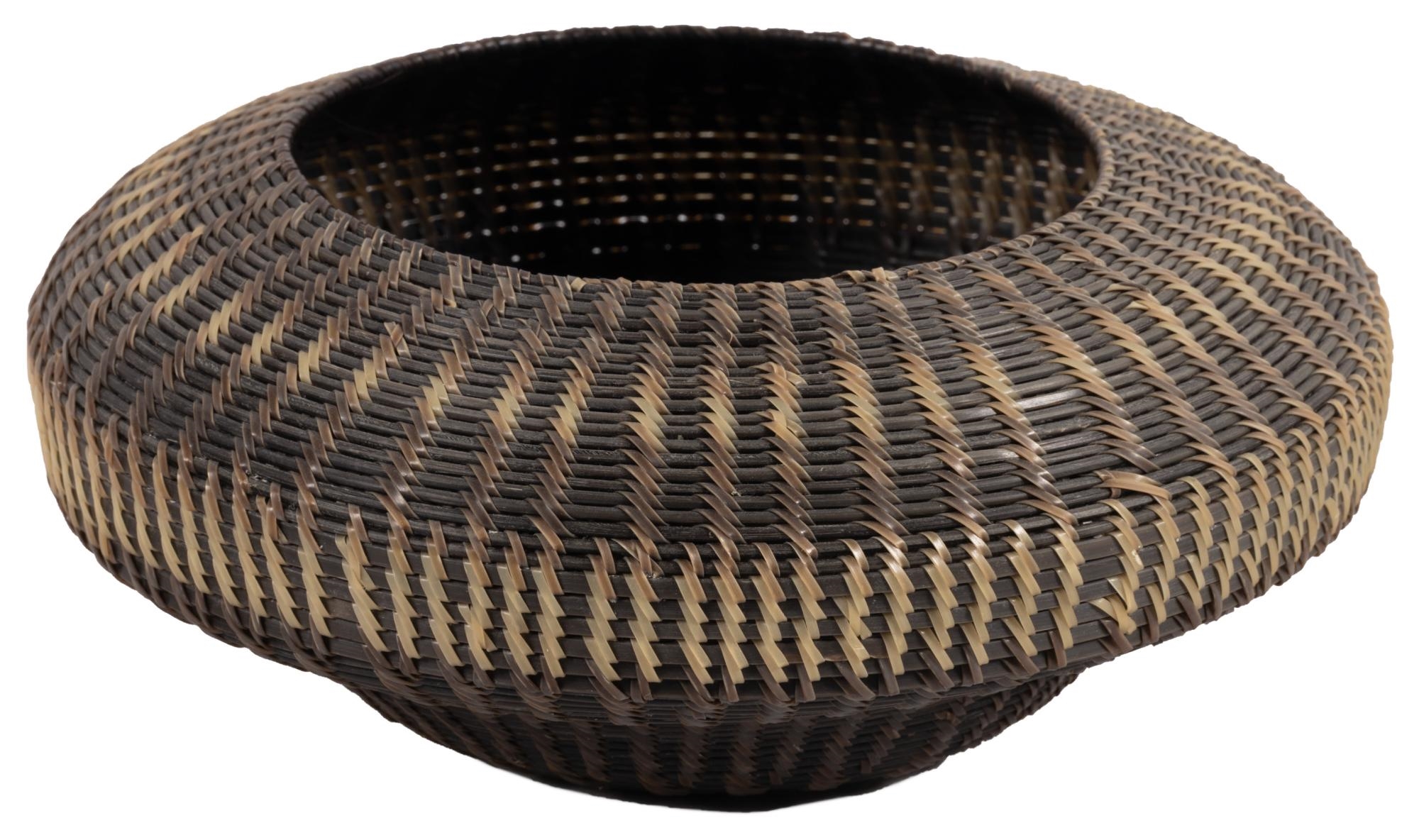 James Omnik Jr. | Baleen basket with whale tail finial (1997) | MutualArt