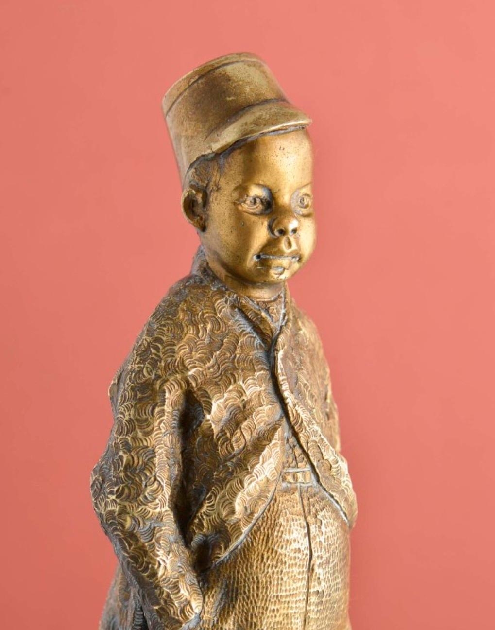 Felix Pardo de Tavera | young man standing with his hands in his ...