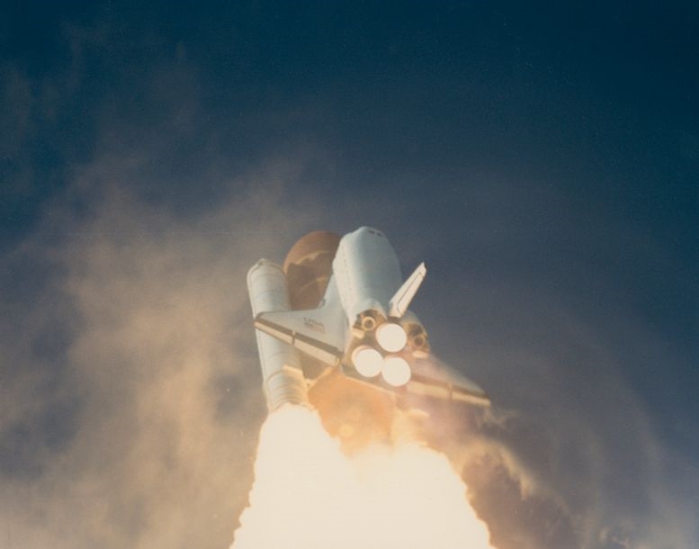 NASA | Décollage de la navette spatiale ATLANTIS (STS-27) (1988) | MutualArt