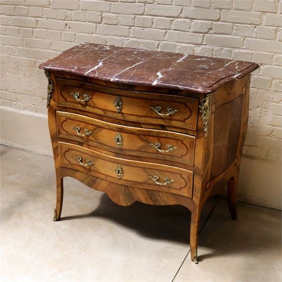 Unknown | LOUIS XV EASTERN COMMODE WITH CURVED FRONT AND SIDES In plum ...