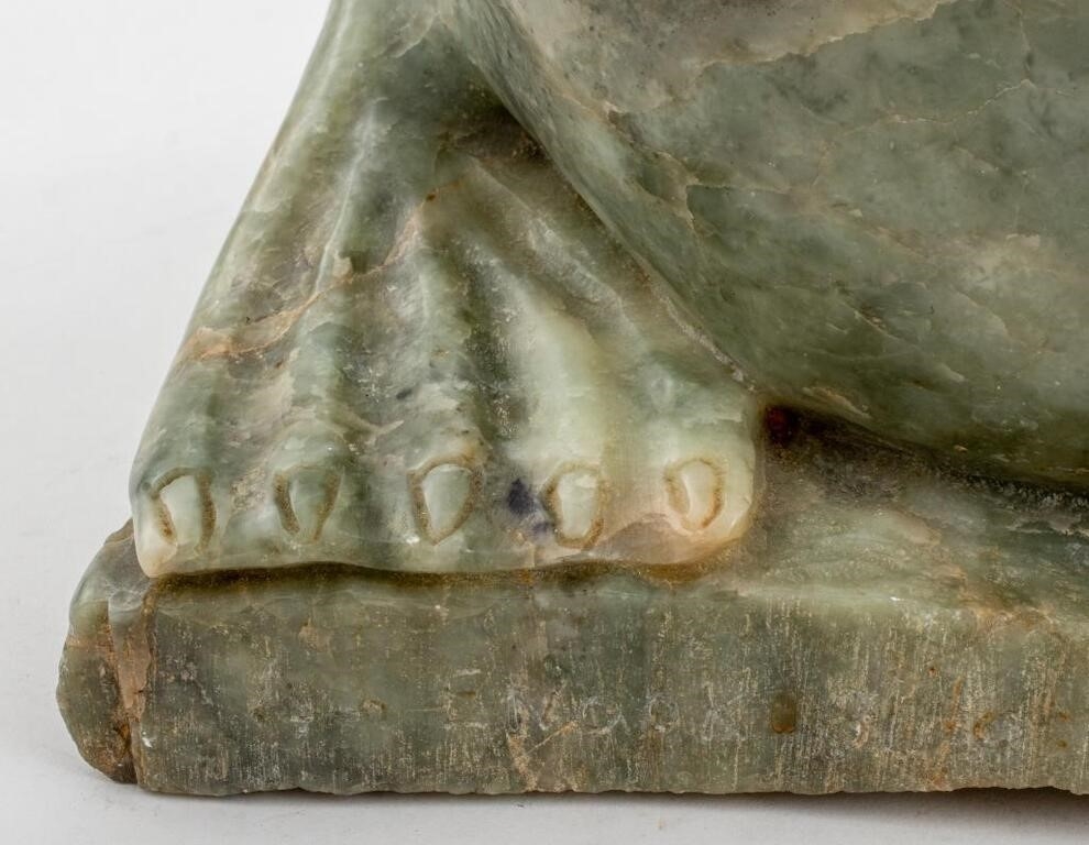 Enook Manomie | A walrus looking over its shoulder (Circa 1981) | MutualArt