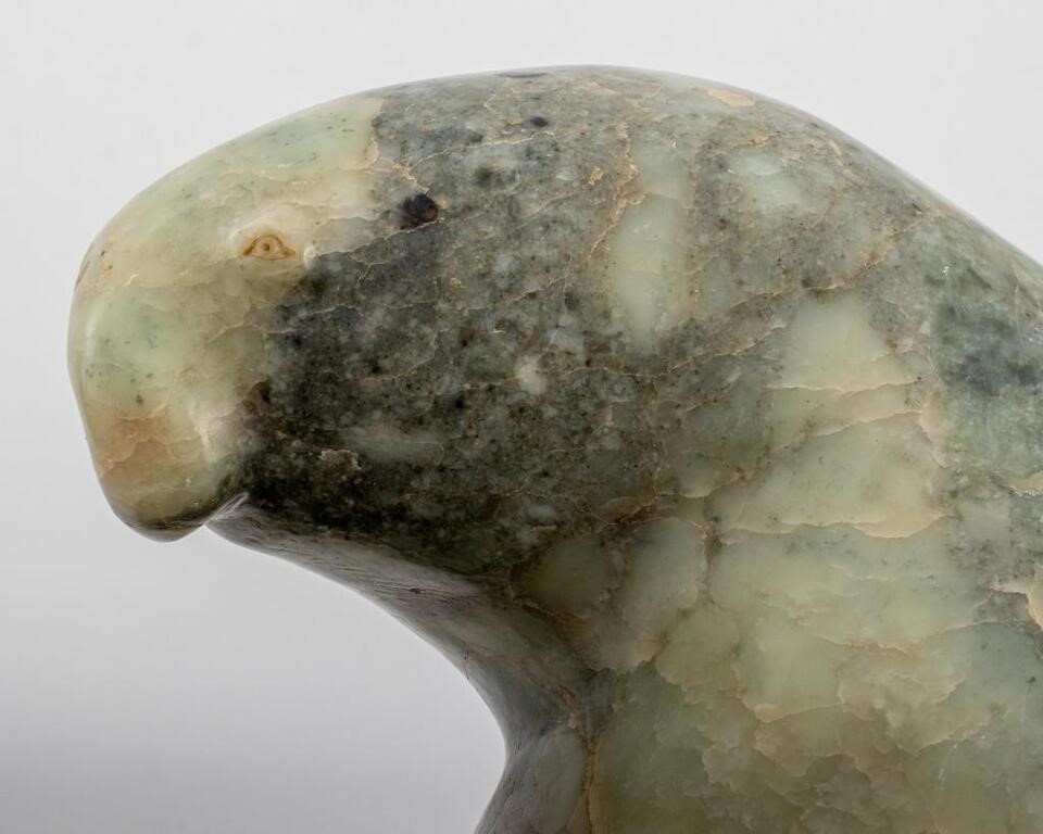 Enook Manomie | A walrus looking over its shoulder (Circa 1981) | MutualArt