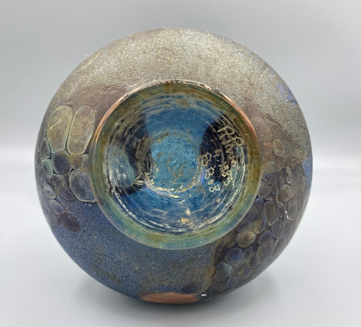 Robert Pierini | Belly vase with long neck (1985) | MutualArt
