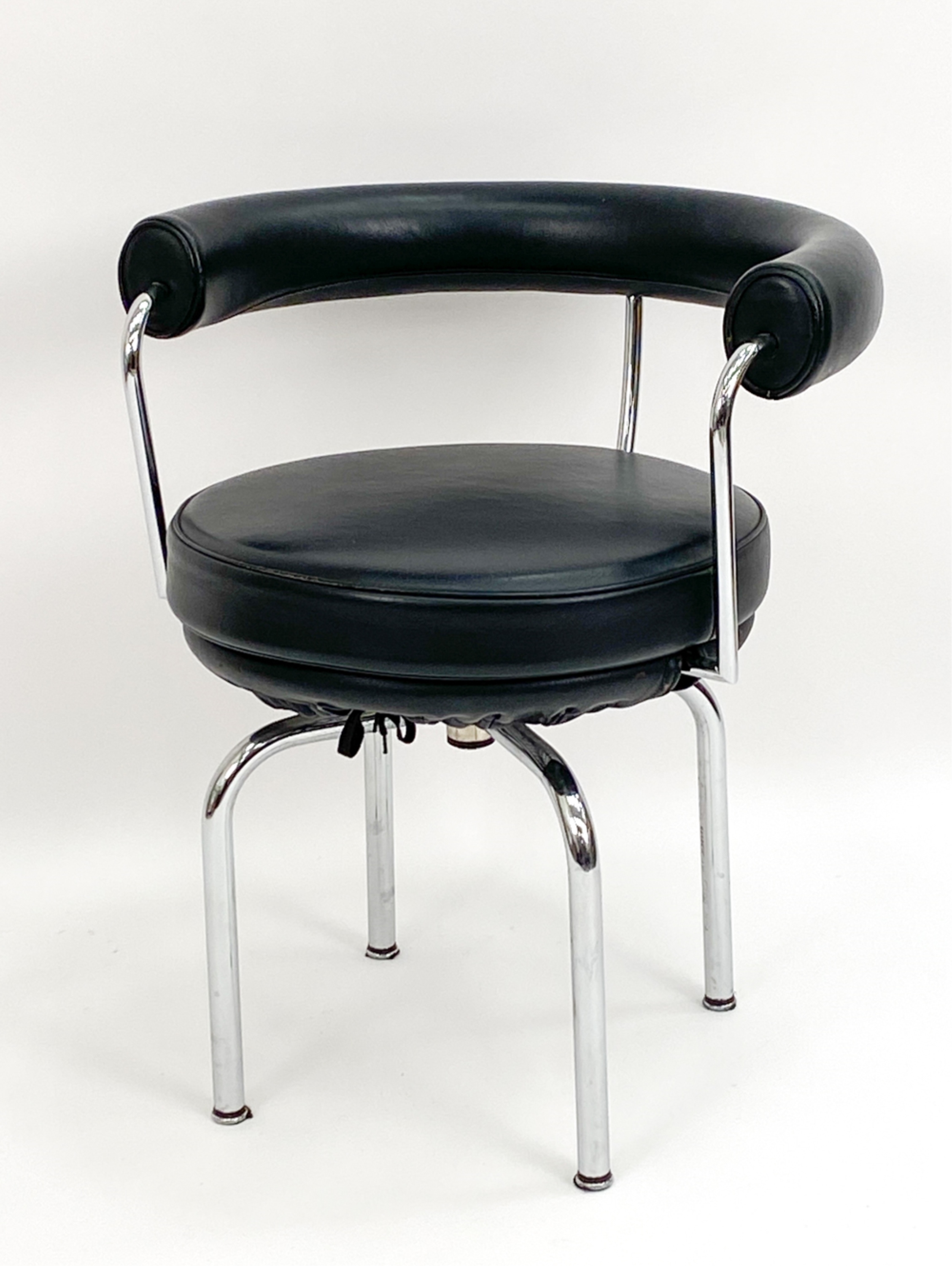 Le Corbusier | LC7 Swivel Chair | MutualArt