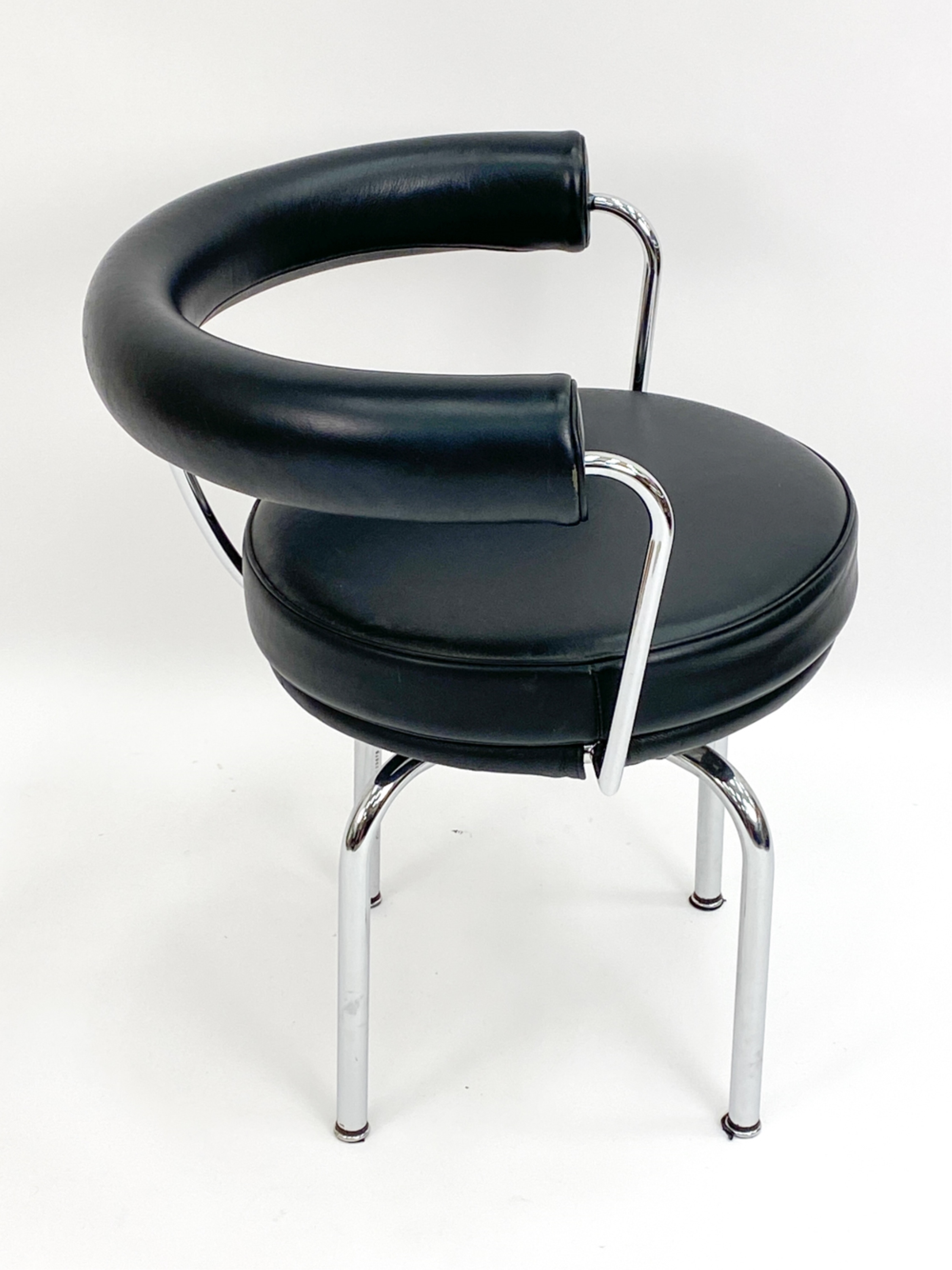 Le Corbusier | LC7 Swivel Chair | MutualArt