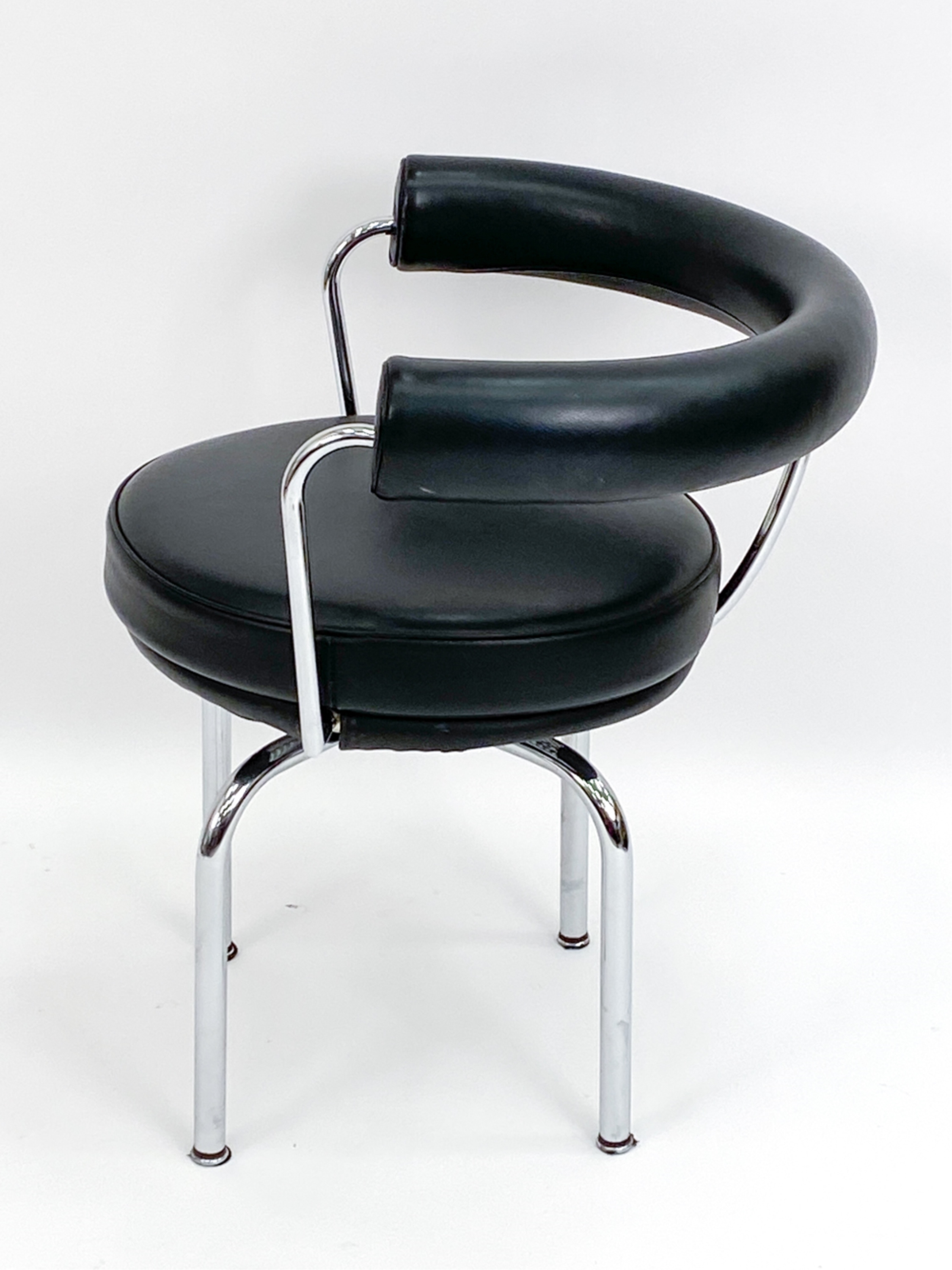 Le Corbusier | LC7 Swivel Chair | MutualArt