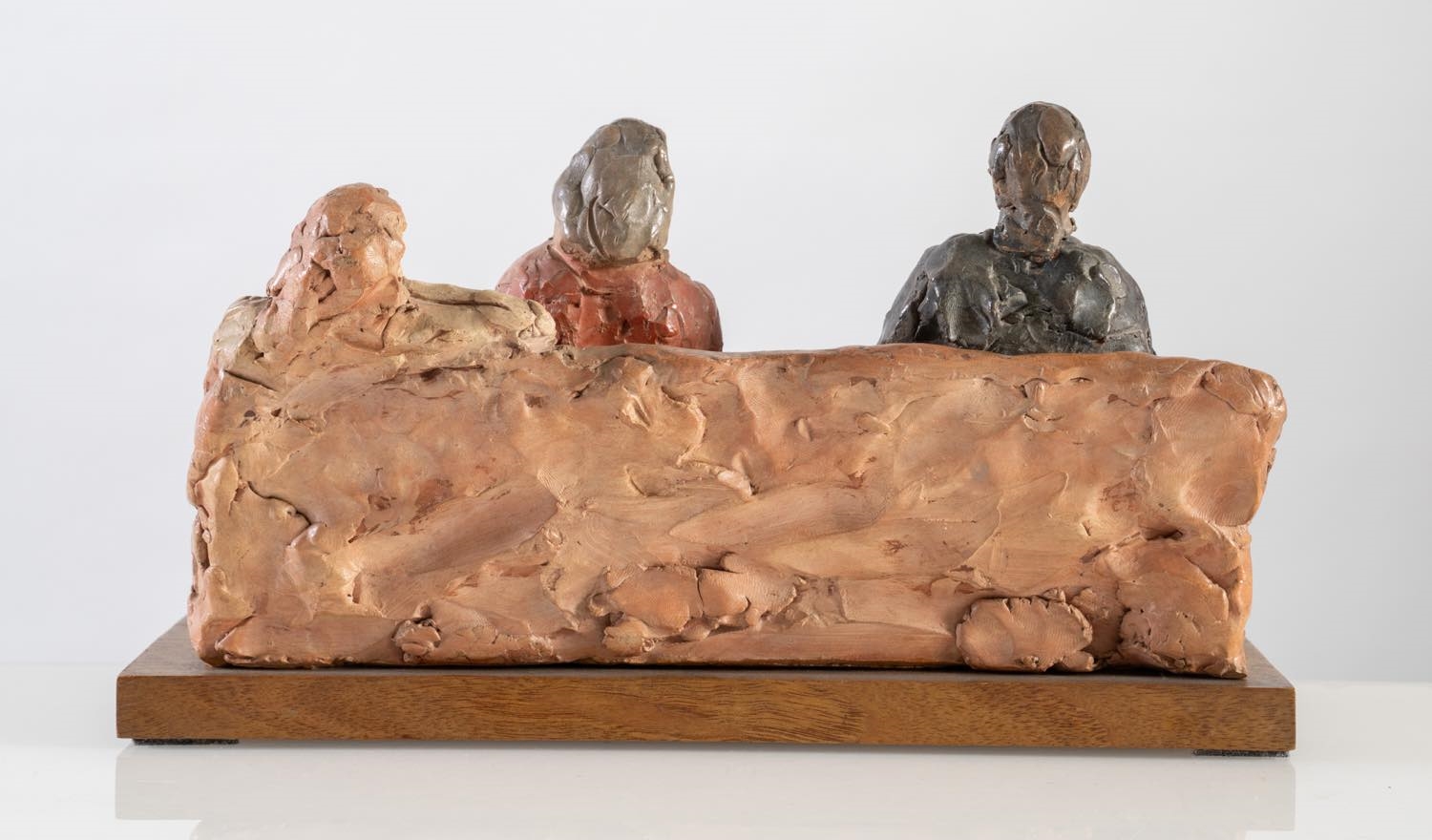 Cleto Tomba | Tre figure in poltrona | MutualArt