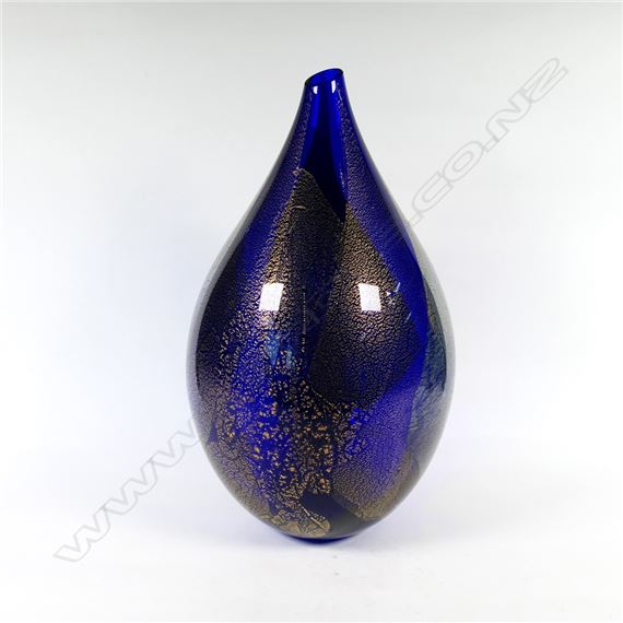 Garry Nash | Attributed Garry Nash cobalt blue glass vase | MutualArt