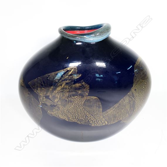 Garry Nash | Garry Nash impressive large cobalt blue glass vase | MutualArt