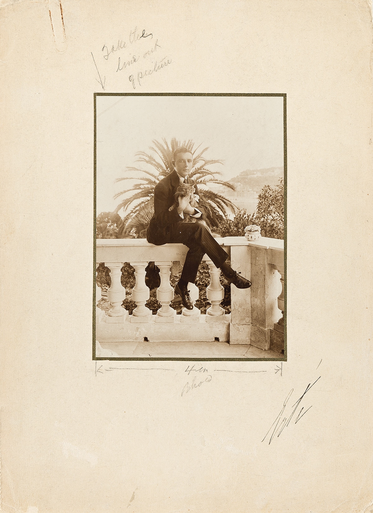 Erté | Self-portrait of the iconic artist and designer with a cat (1919 ...