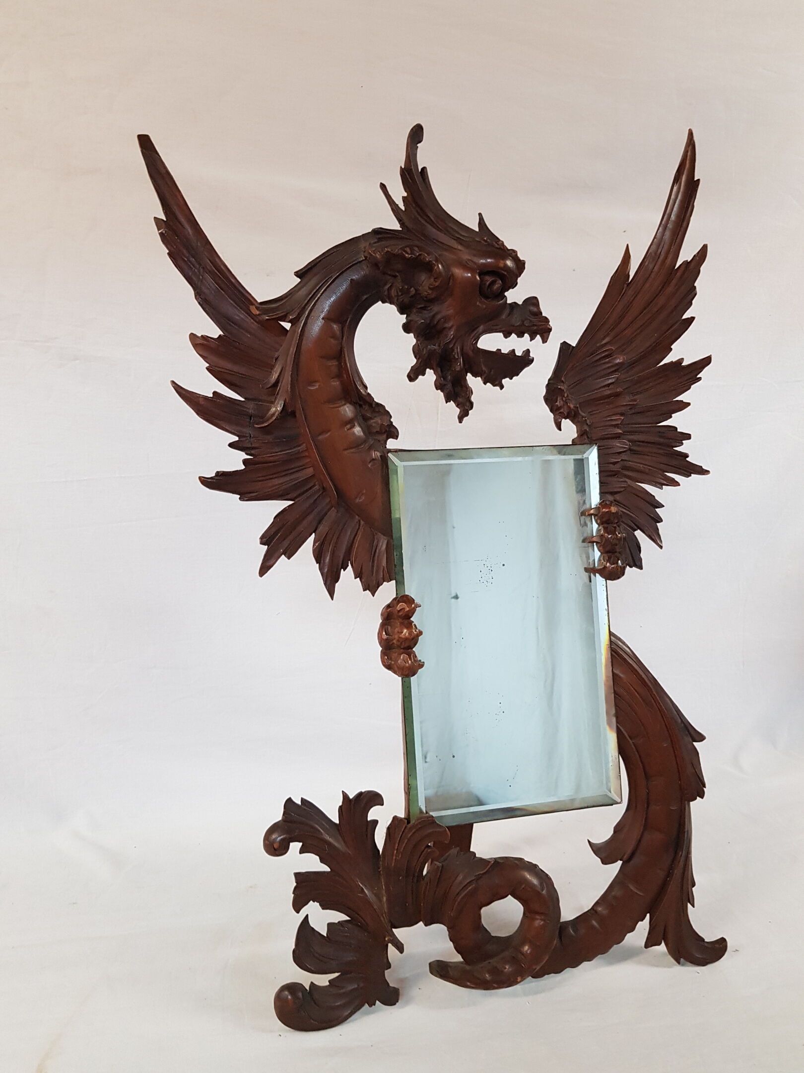 Gabriel Viardot | Miroir en bois sculpté à décor de dragon de profil ...