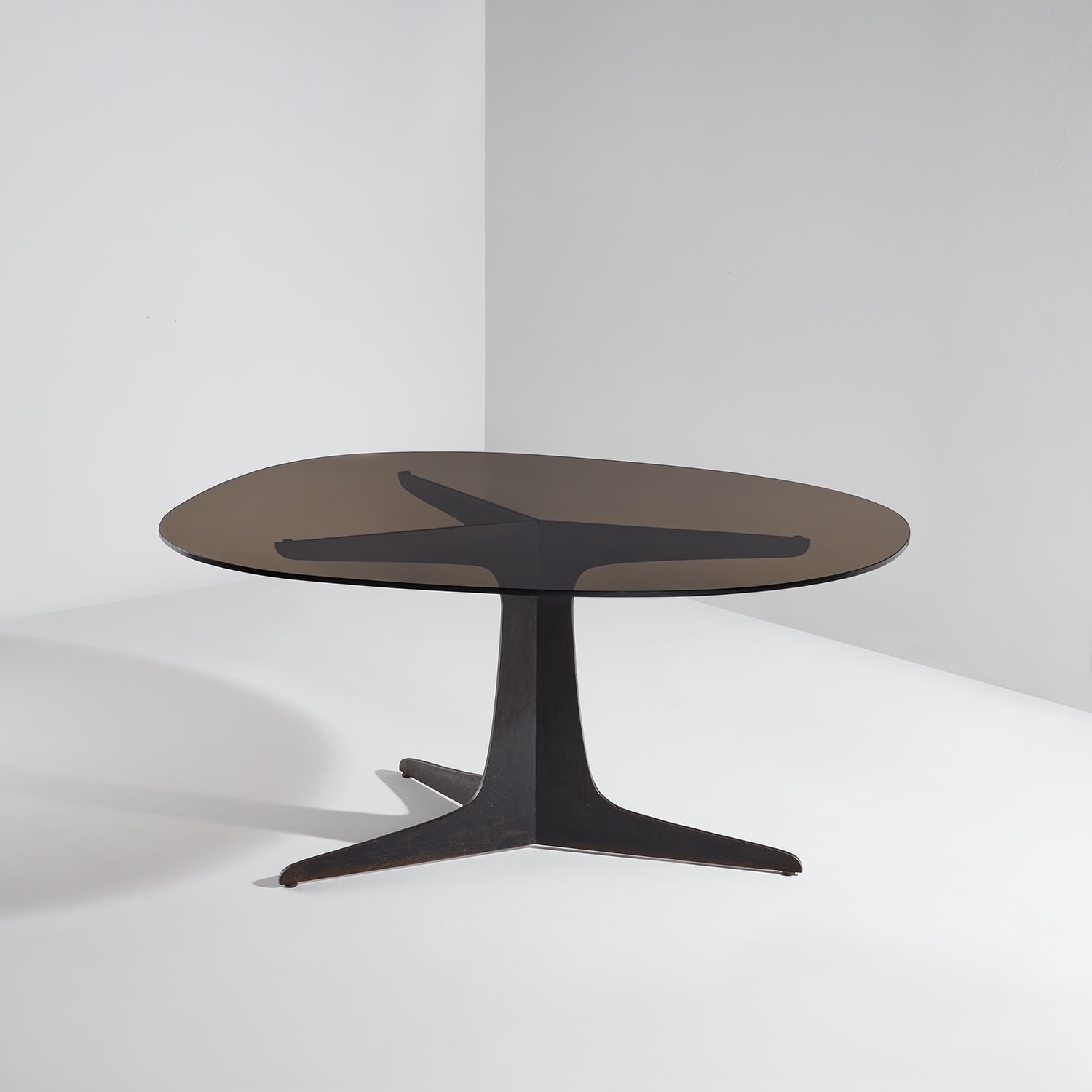 Vladimir Kagan | Dining table (Circa 1967) | MutualArt