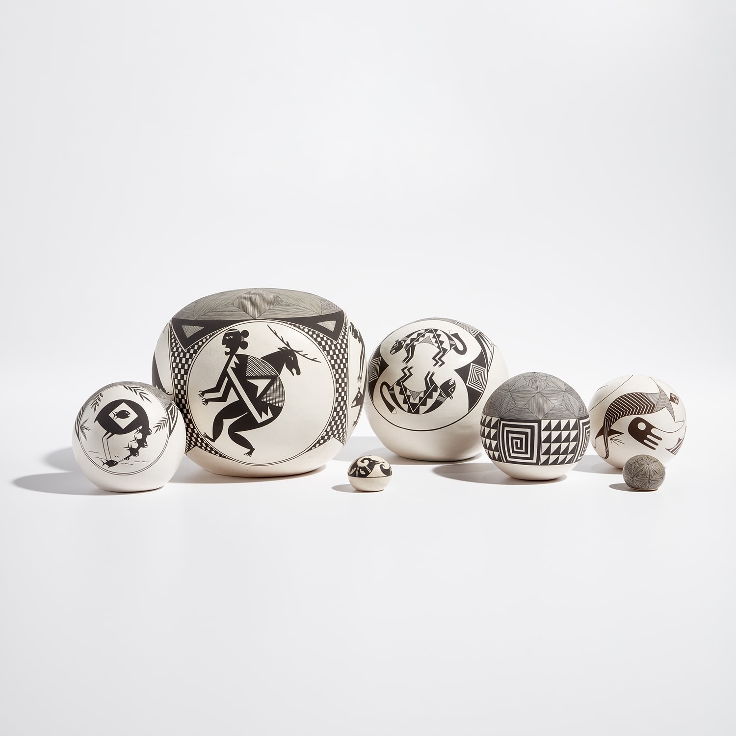 Thomas Natseway | Group of seven seed pots (1981 - 1983) | MutualArt