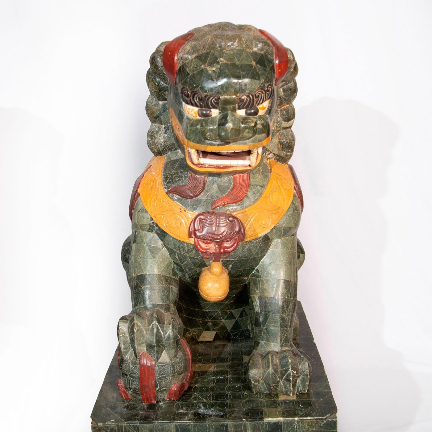 Chinese School | Male and female foo dogs | MutualArt