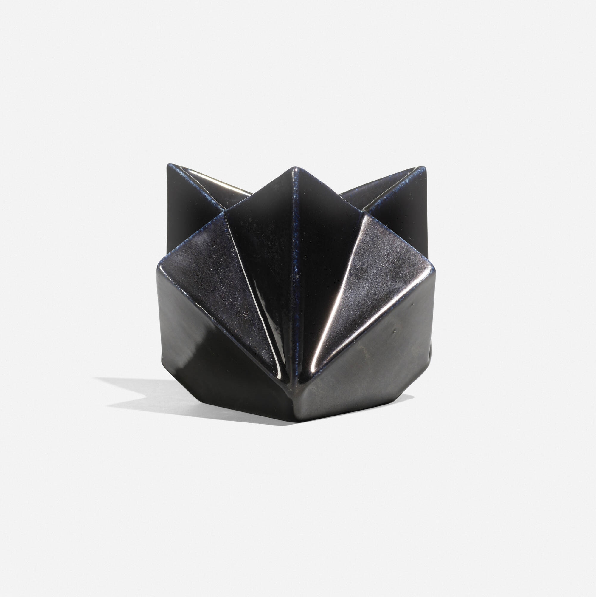 Reuben Haley | Ruba Rombic vase, model 312-5 (Circa 1928) | MutualArt