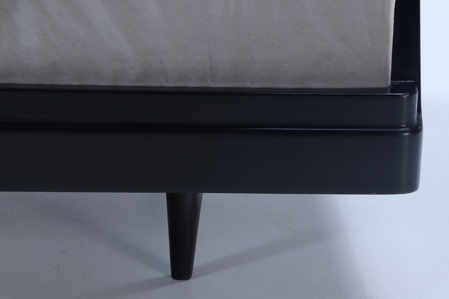André Arbus | A sleek daybed | MutualArt