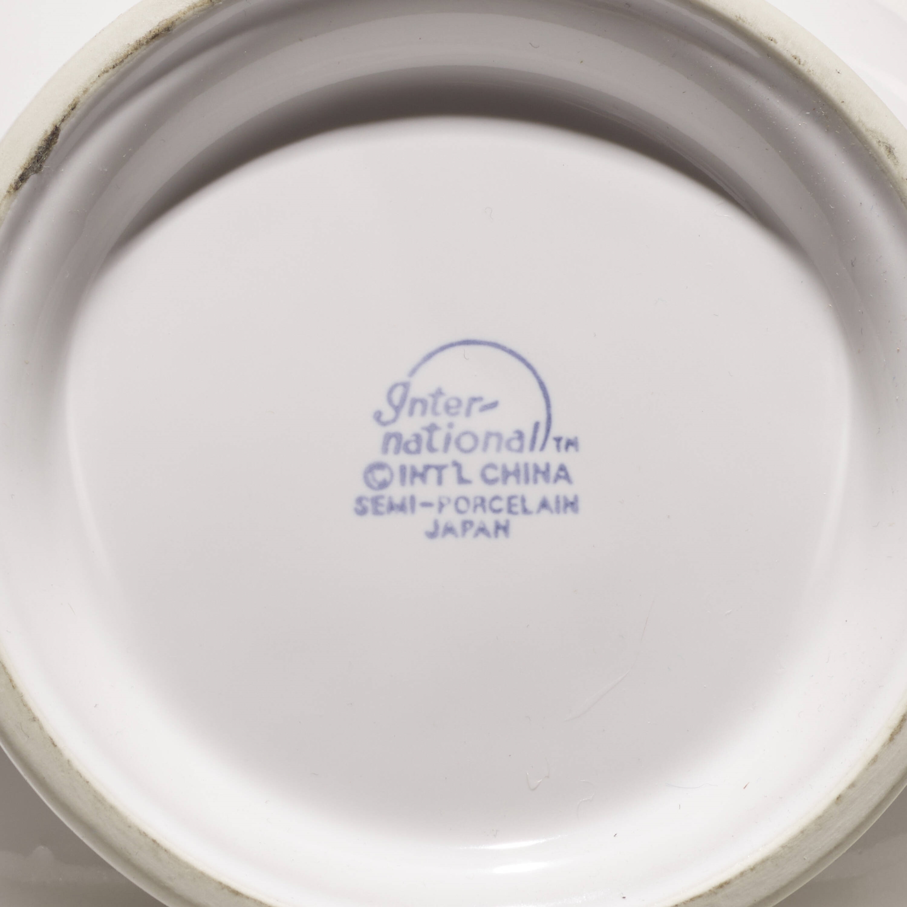 Eva Zeisel | Pinnacle lidded bowl (Circa 1985) | MutualArt