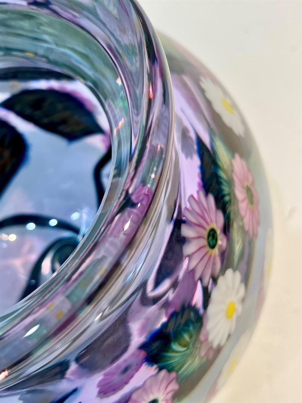 Daniel Lotton | PAPERWEIGHT VASE, 2004 (2004) | MutualArt