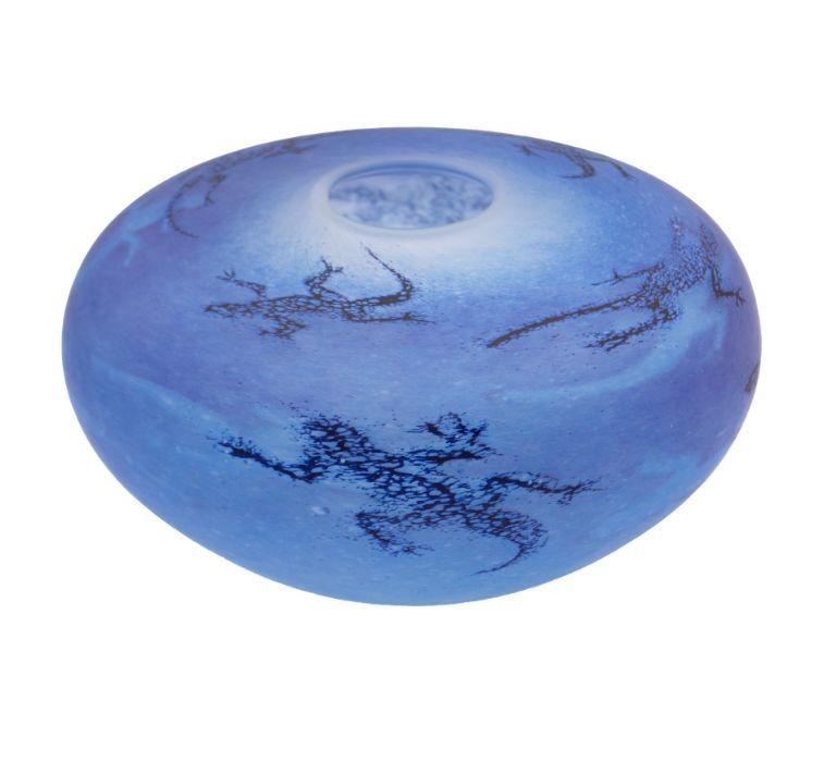 Siddy Langley | 'Prindi' large vase, of blue background with Gecko ...
