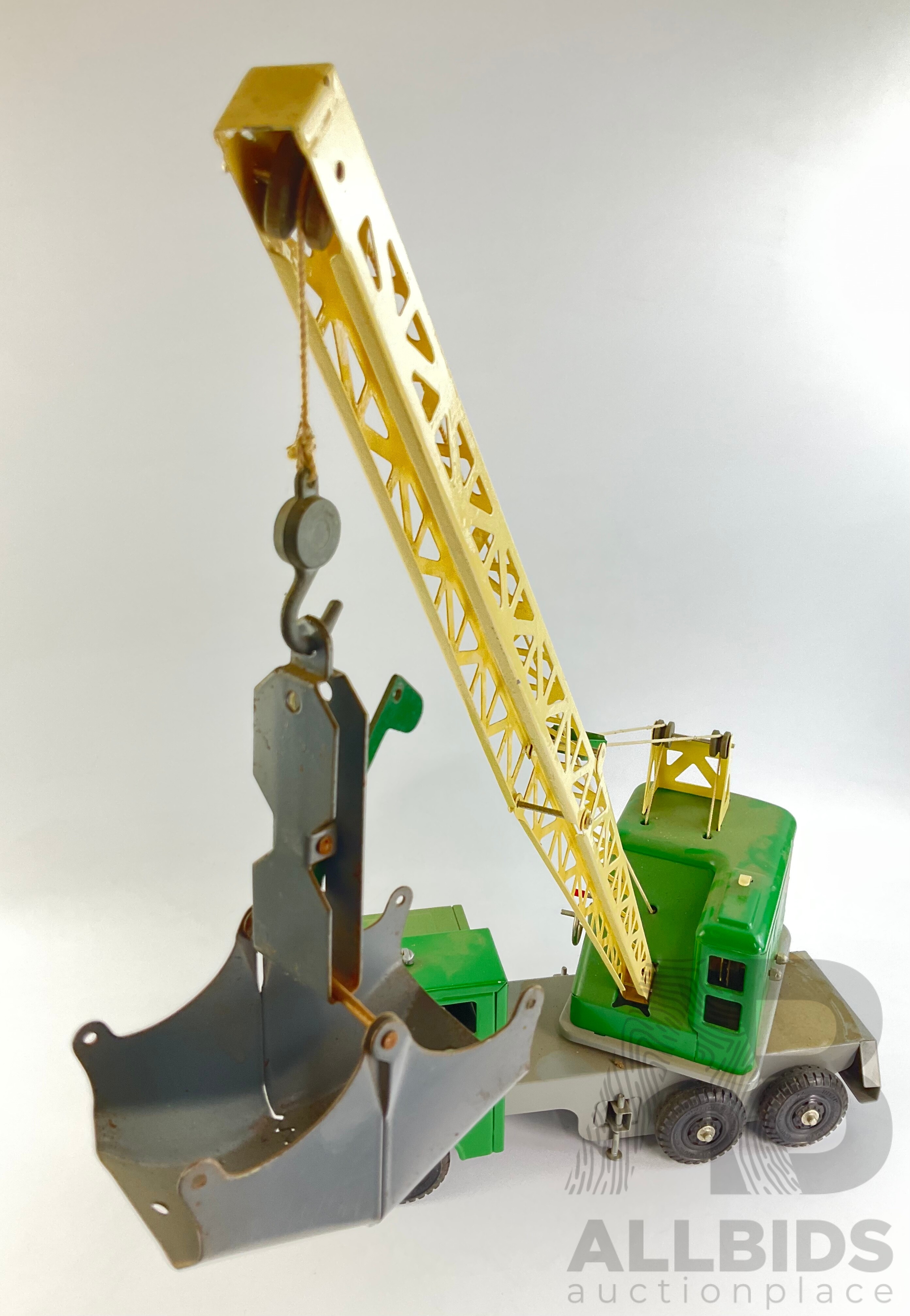 Louis Marx | Vintage Louis Marx and Co Pressed Steel Toy Lumar ...