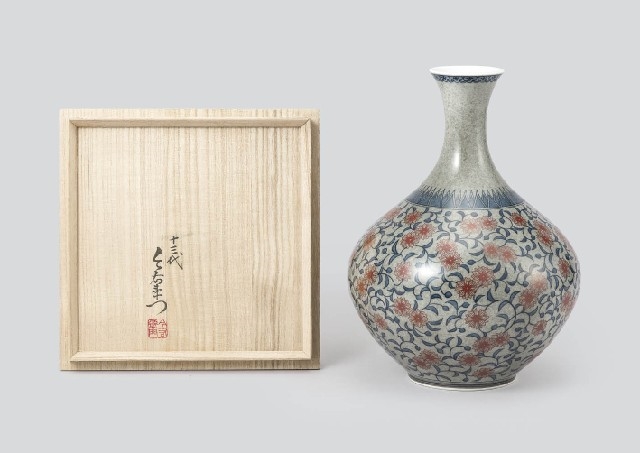 Imaizumi Imaemon | Iro-Nabeshima vase with design of grass and flower ...