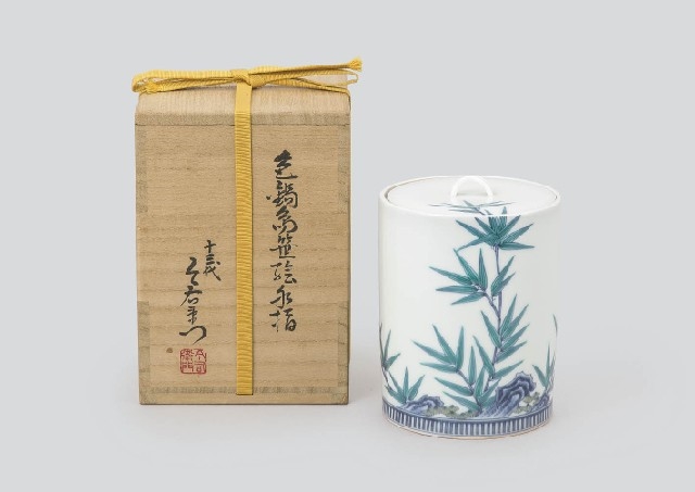 Imaizumi Imaemon | Iro-Nabeshima water container with design of bamboo ...