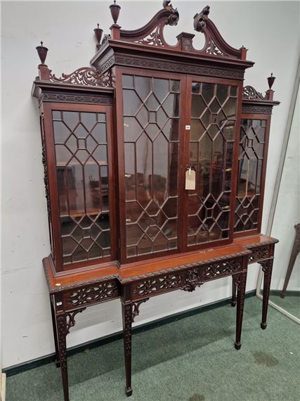 James Hicks | A MAHOGANY BREAKFRONT DISPLAY CABINET | MutualArt