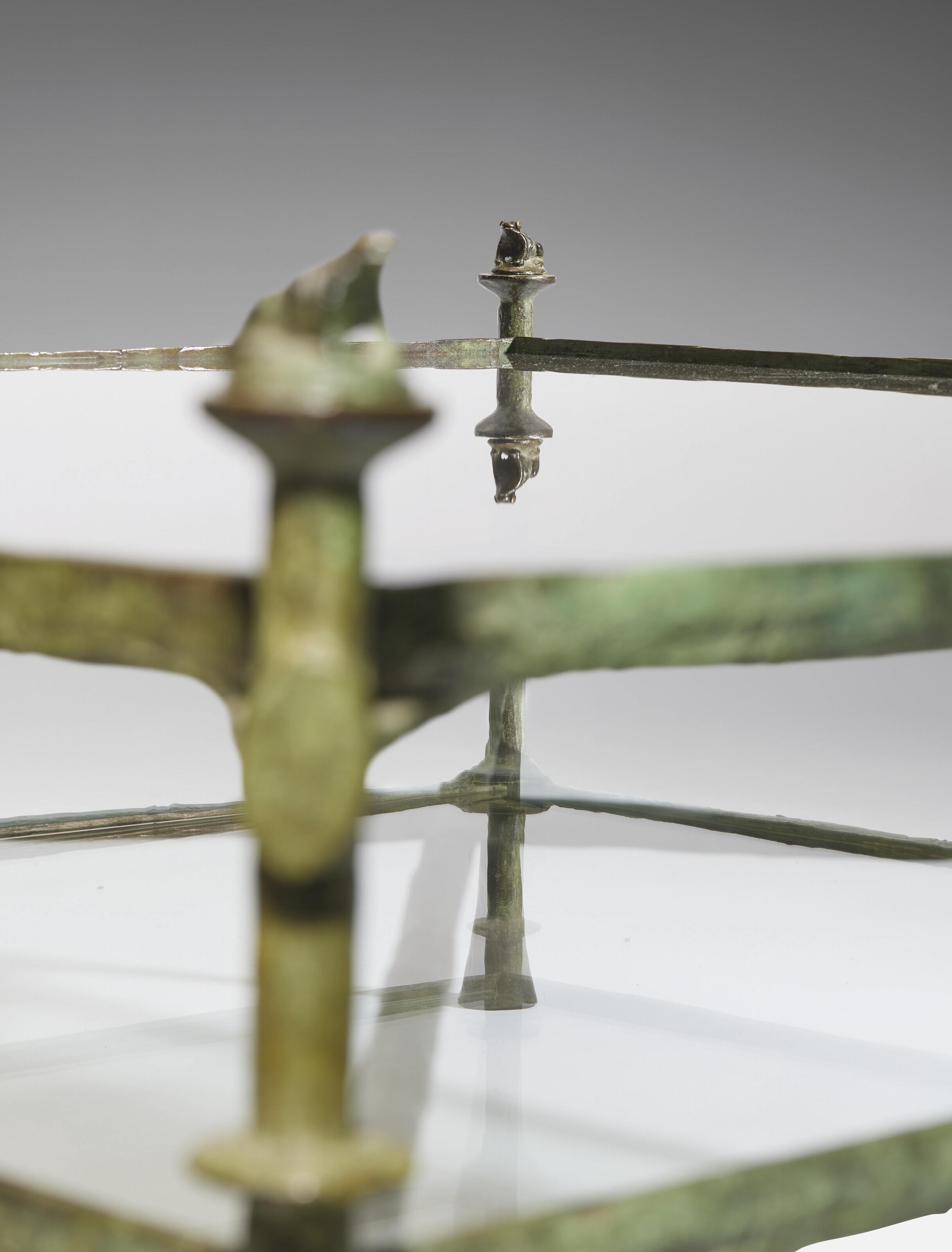 Diego Giacometti | Grande table basse à deux plateaux aux grenouilles ...