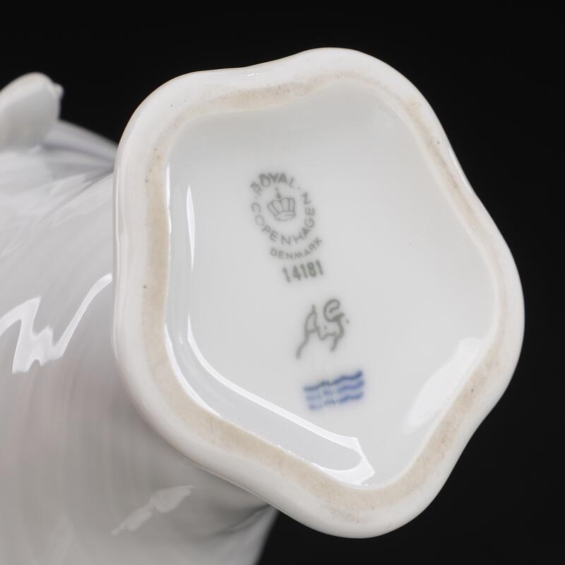 Arje Griegst | White Triton | MutualArt