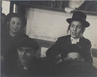 Roman Vishniac | 242 Artworks at Auction | MutualArt