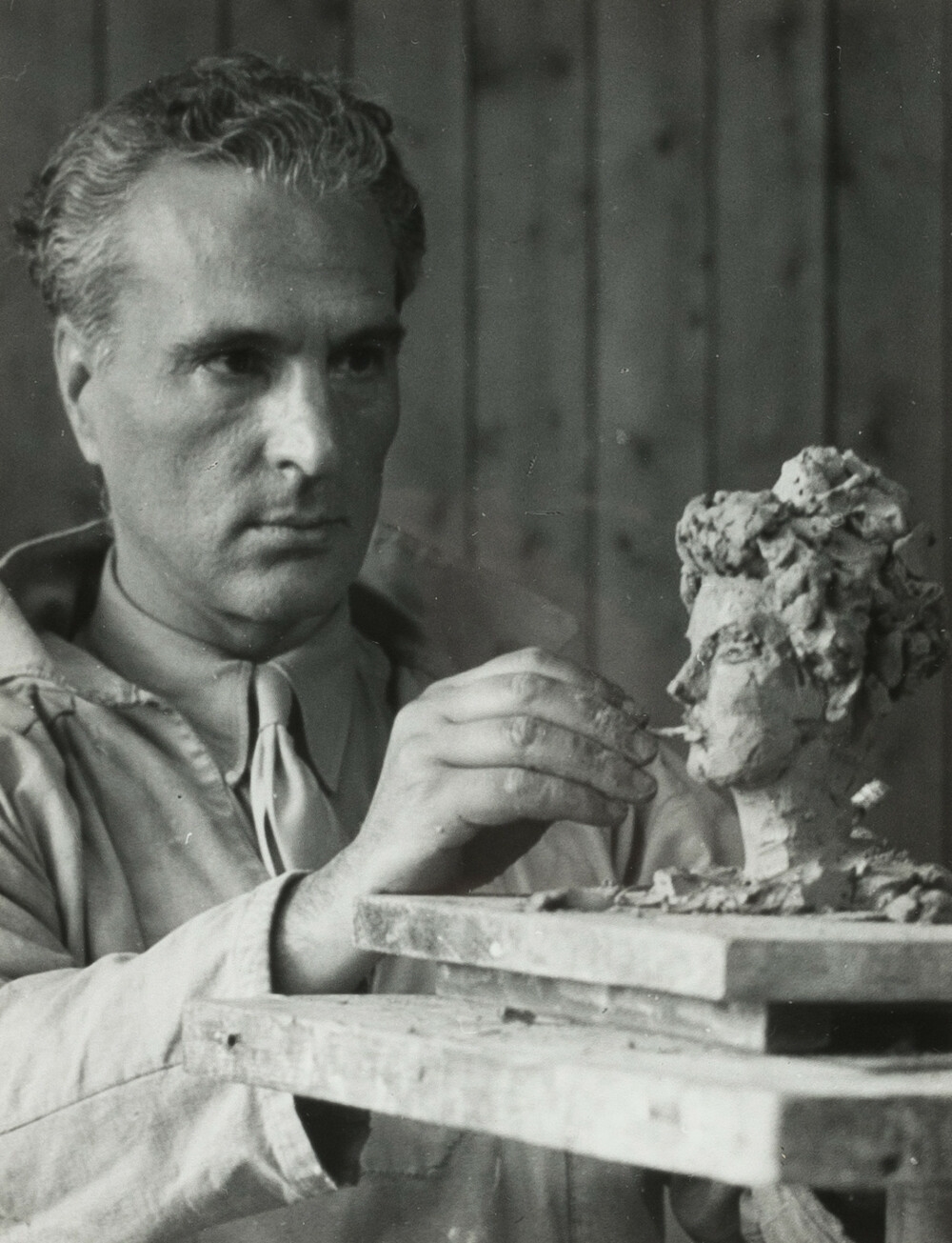 Man Ray | Apelles Fenosa sculptant Juliet Man Ray (1947) | MutualArt